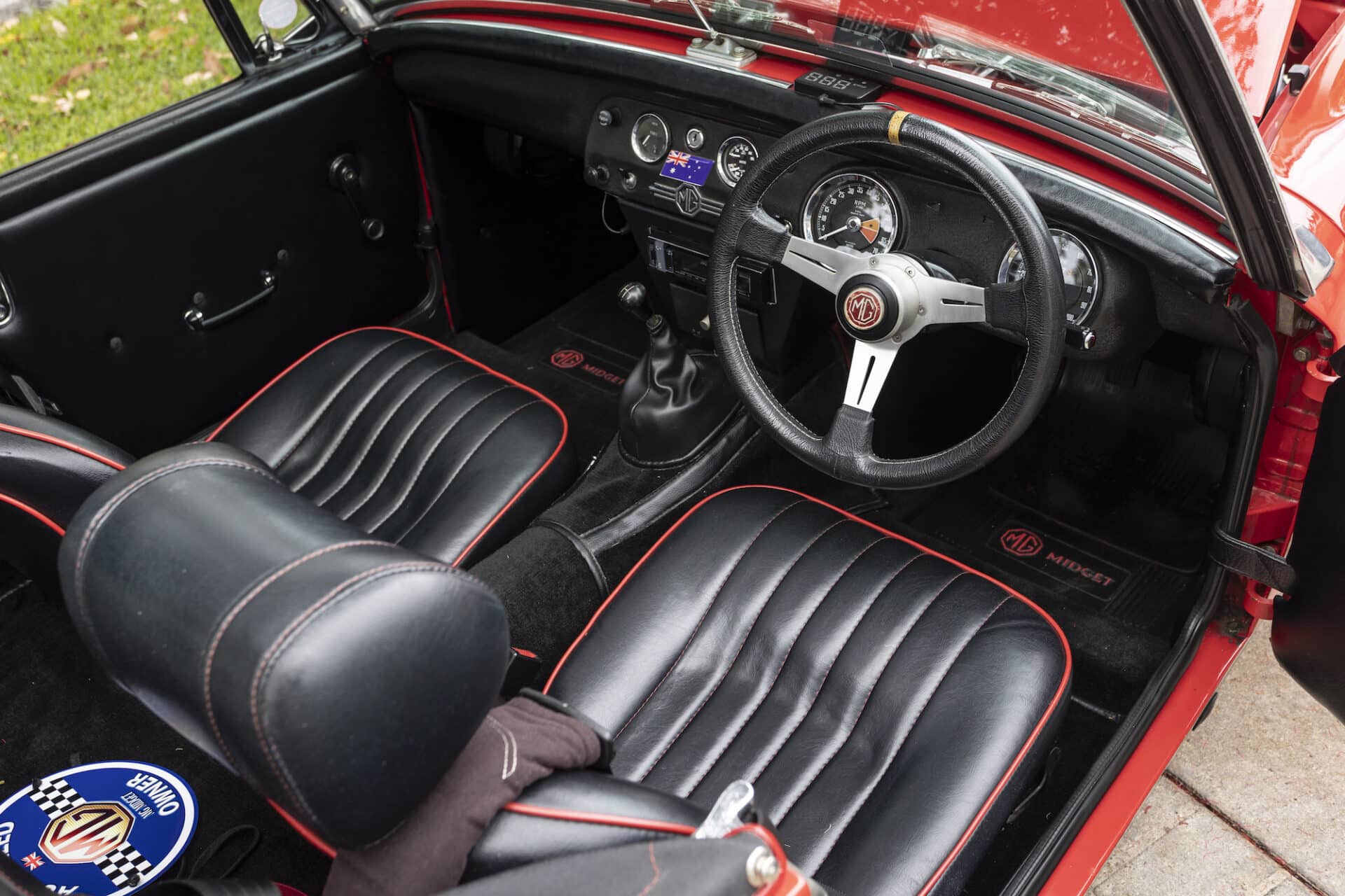 A look at a classic MG Midget - Australian Car Mechanic
